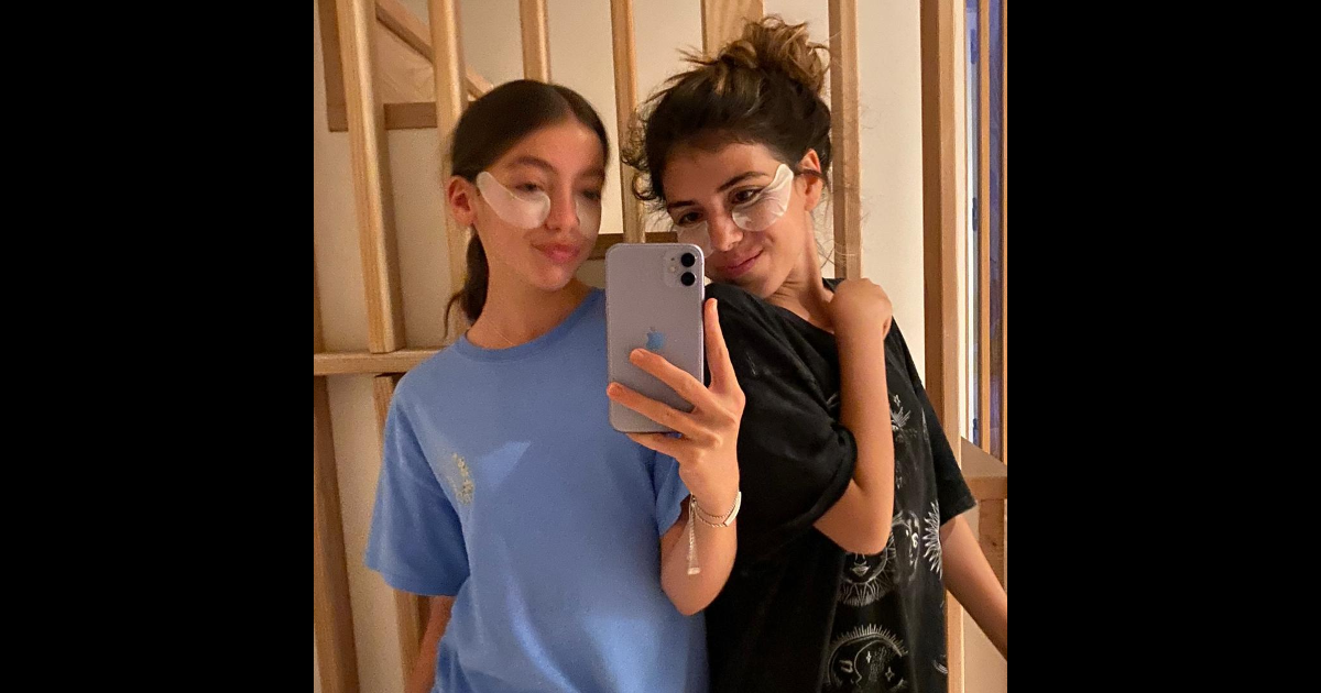emily and coco Instagram and TikTok Influencer Media Kit - ViralMango